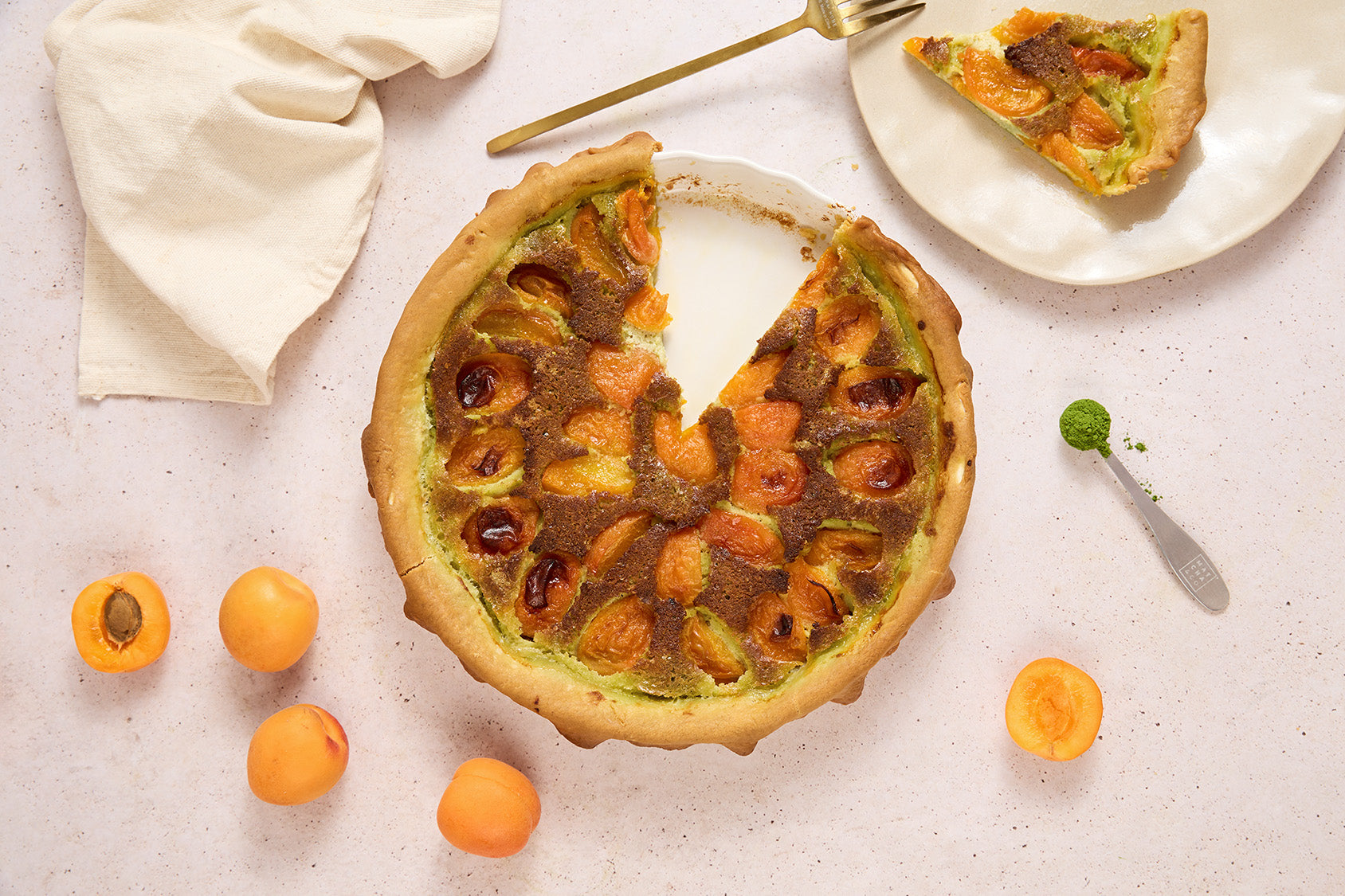 Apricot tart with matcha – Matcha & CO