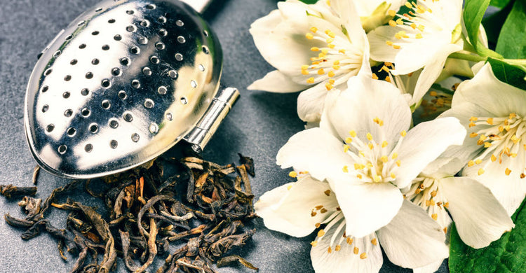 Jasmine tea: properties, benefits and how to drink it – Matcha & CO